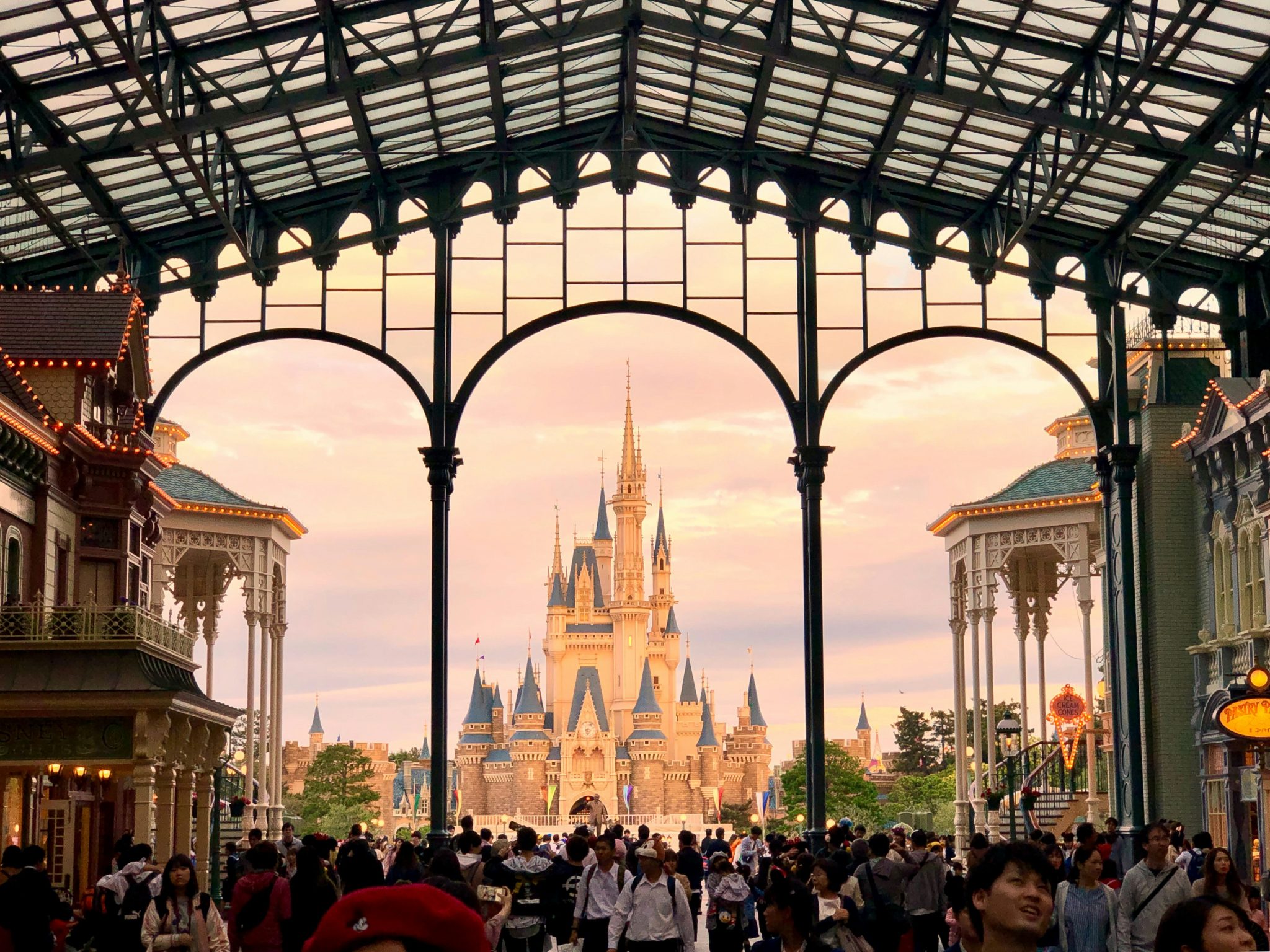 Tokyo Disney Resort to End Free 40th Anniversary Priority Pass in ...